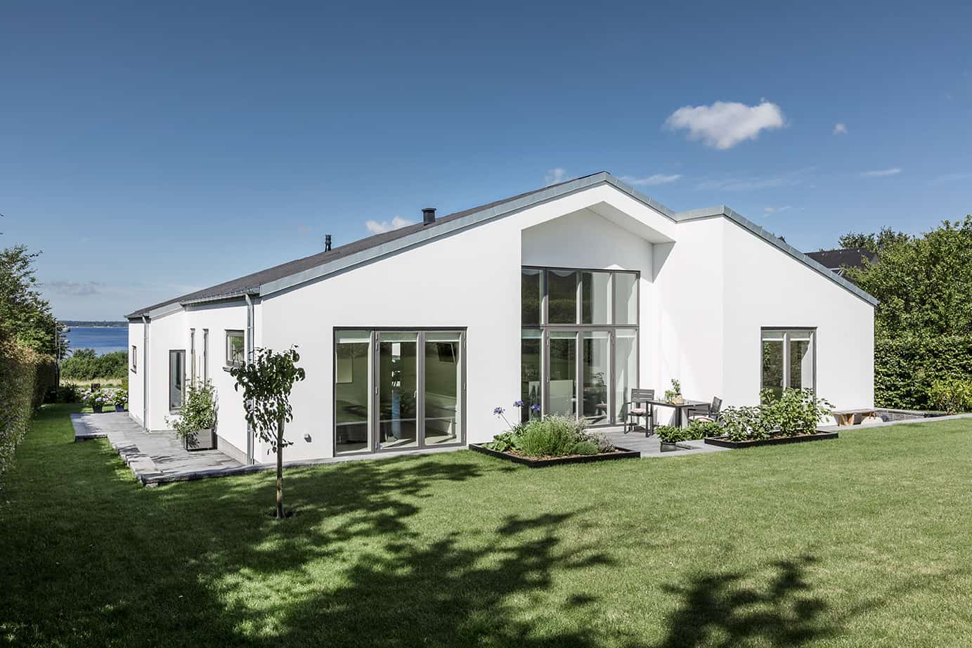 Skanlux byggefirma – Byg dit hus, poolhus eller sommerhus med os!