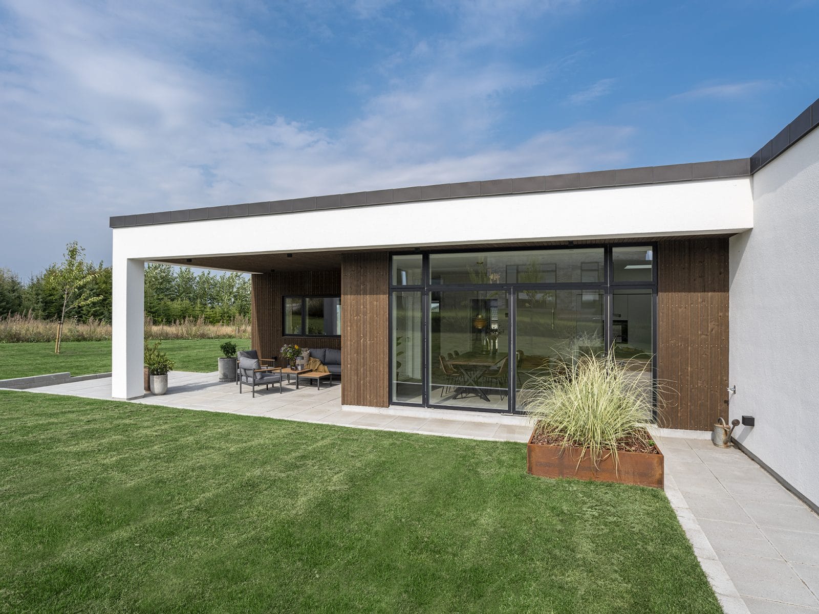 Skanlux byggefirma – Byg dit hus, poolhus eller sommerhus med os!