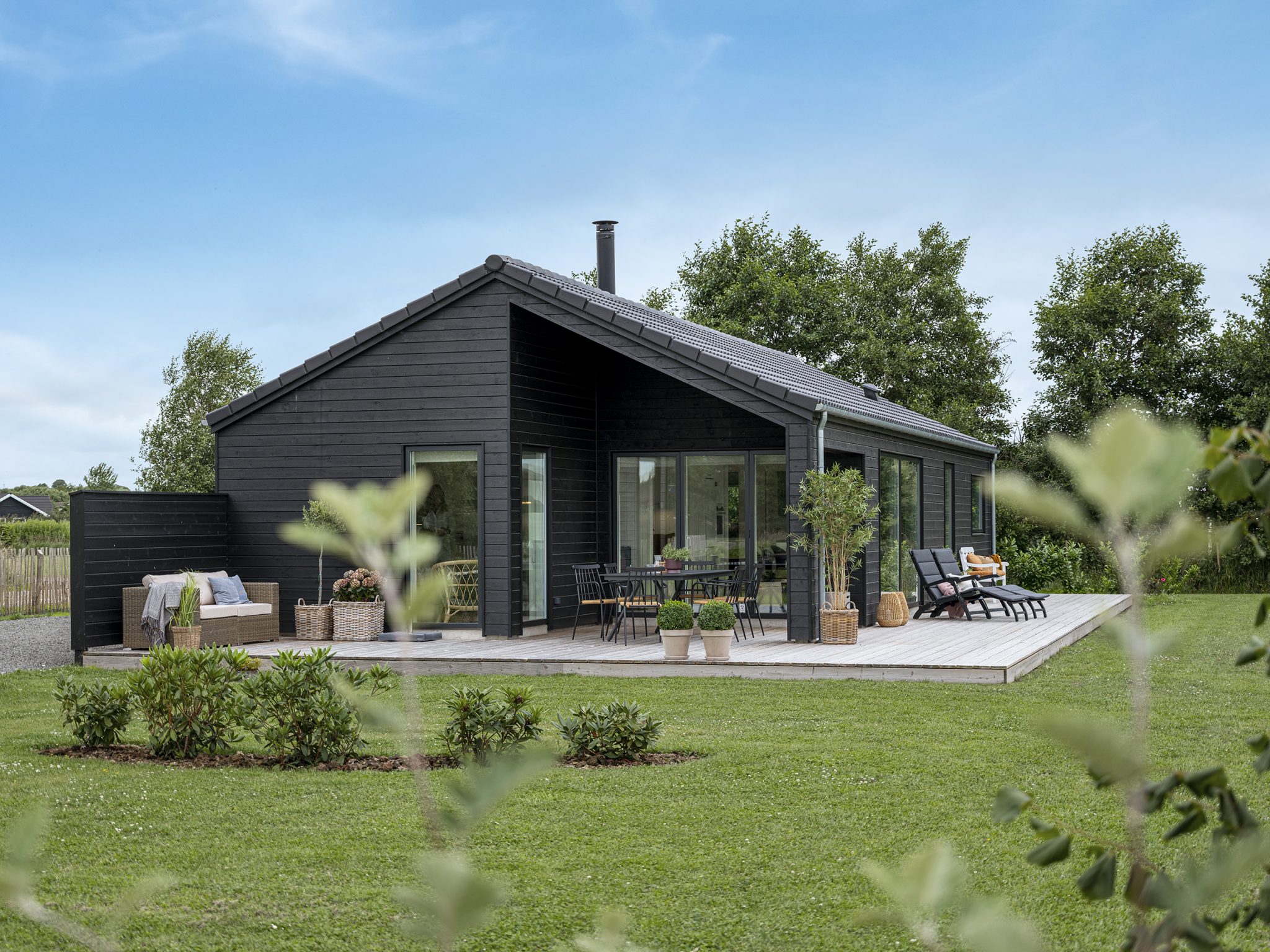 Skanlux byggefirma – Byg dit poolhus eller sommerhus med os!