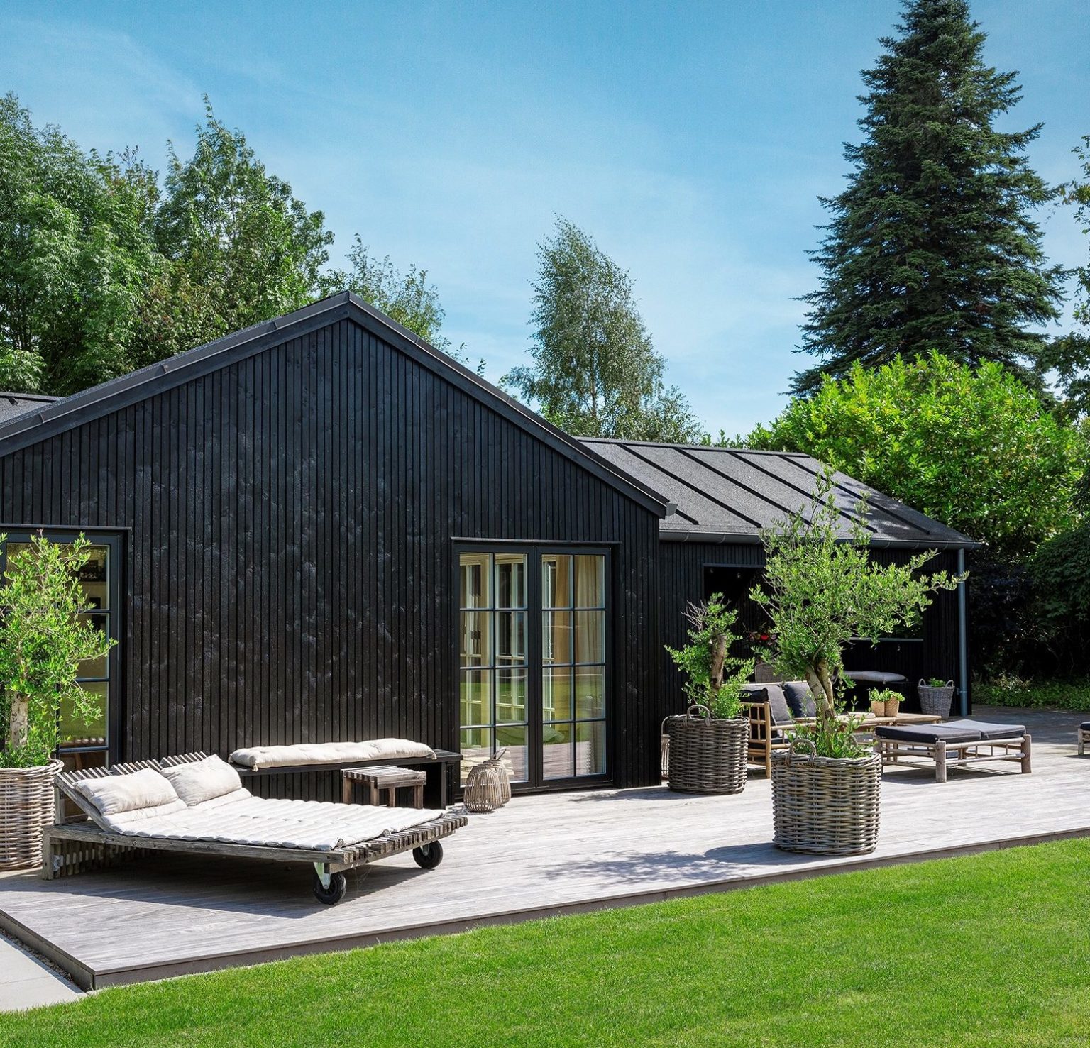 Skanlux Byggefirma – Byg nyt poolhus eller sommerhus med os!